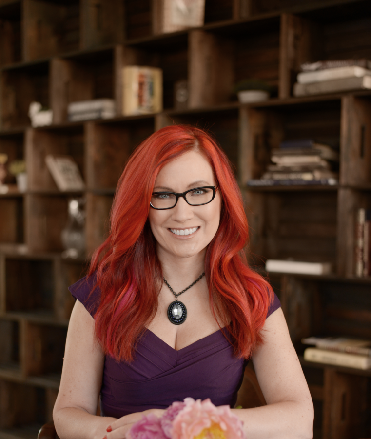 Kate Loree, Thank You For Coming Out (While Staying In) – Schneps Podcasts